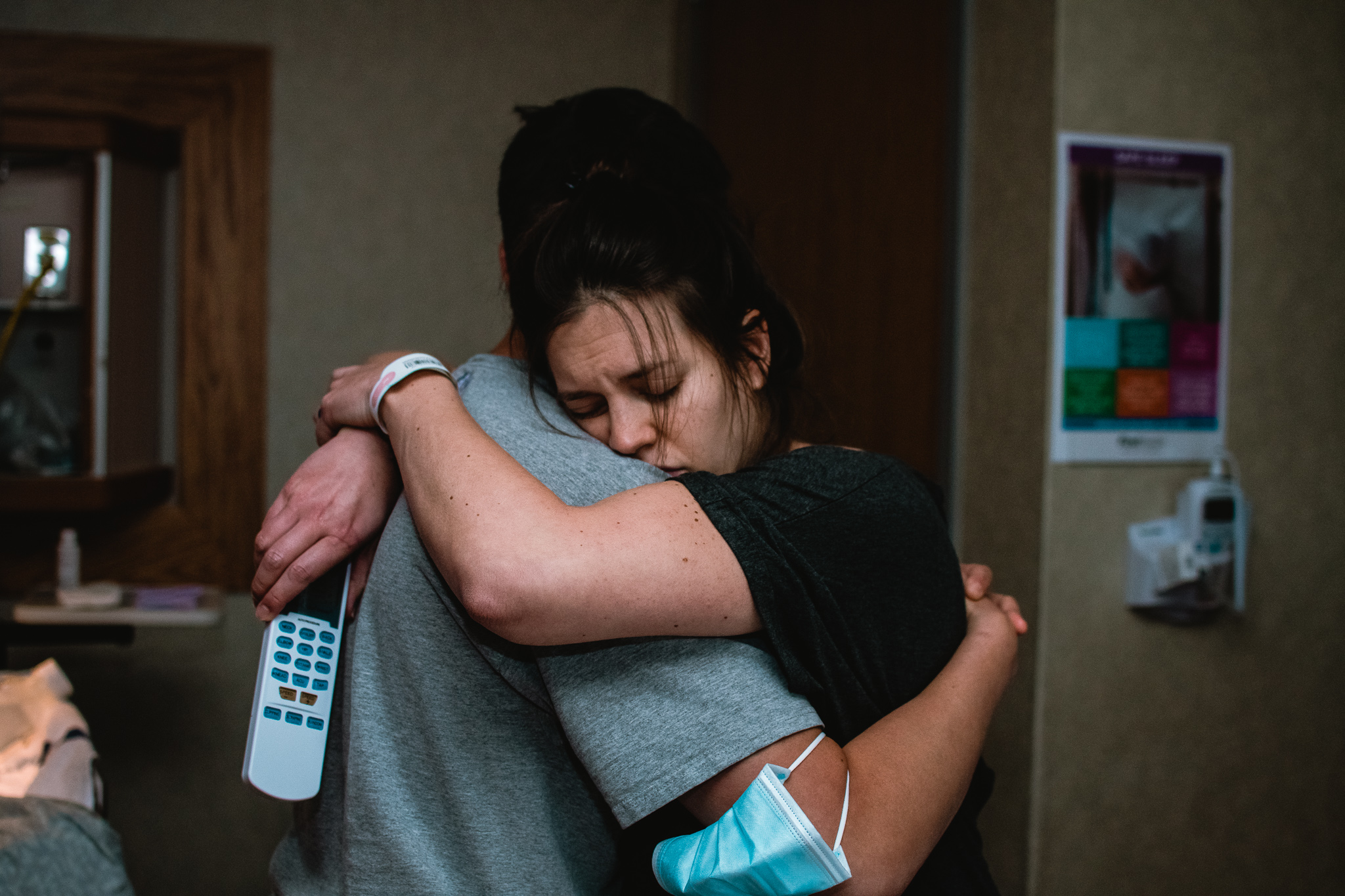 4 Ways for Your Birth Partner to Support You During Labor - MamasteFit