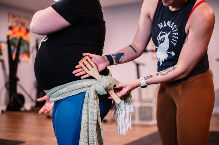 Double Hip Squeeze for Labor Comfort - MamasteFit